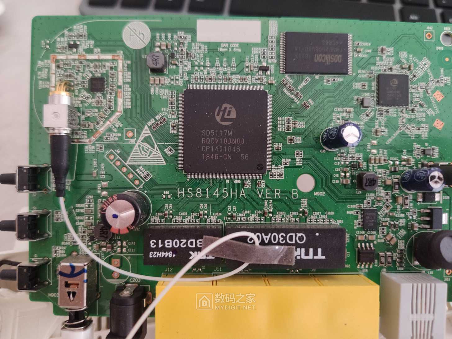 拆一个华为HS8346R5光猫 - 拆机乐园 数码之家