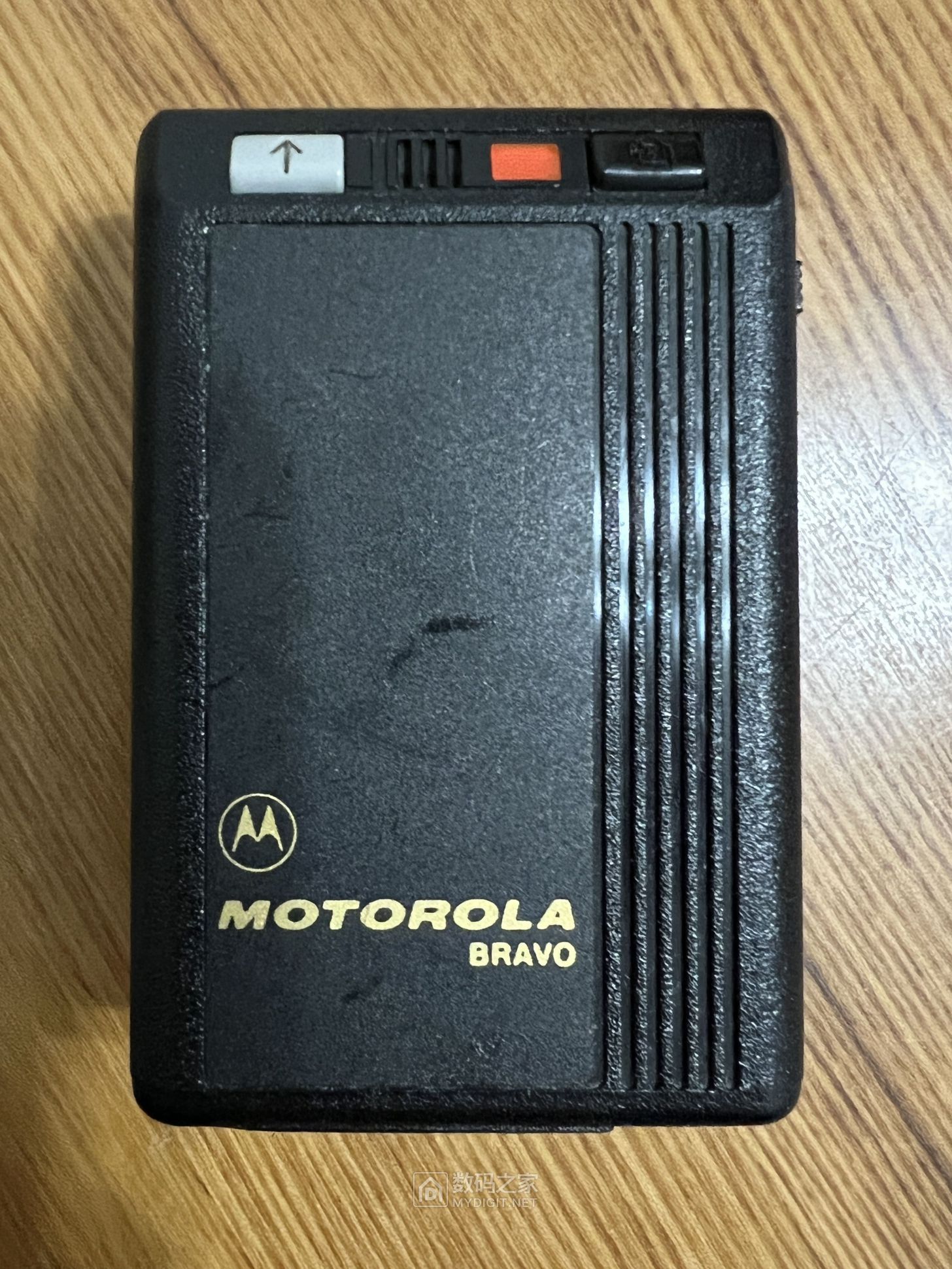 1992年的摩托罗拉Bravo数字寻呼机拆解 - 拆机乐园 数码之家