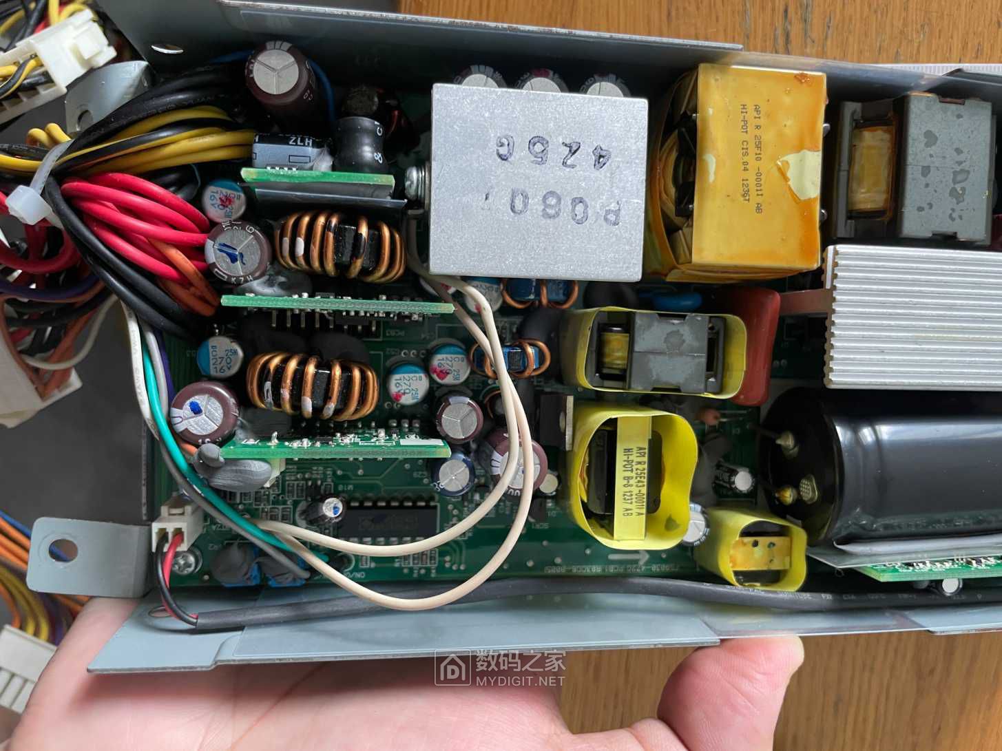 拆50块的康舒FS9030金牌400w大1u电源 - 拆机乐园 数码之家