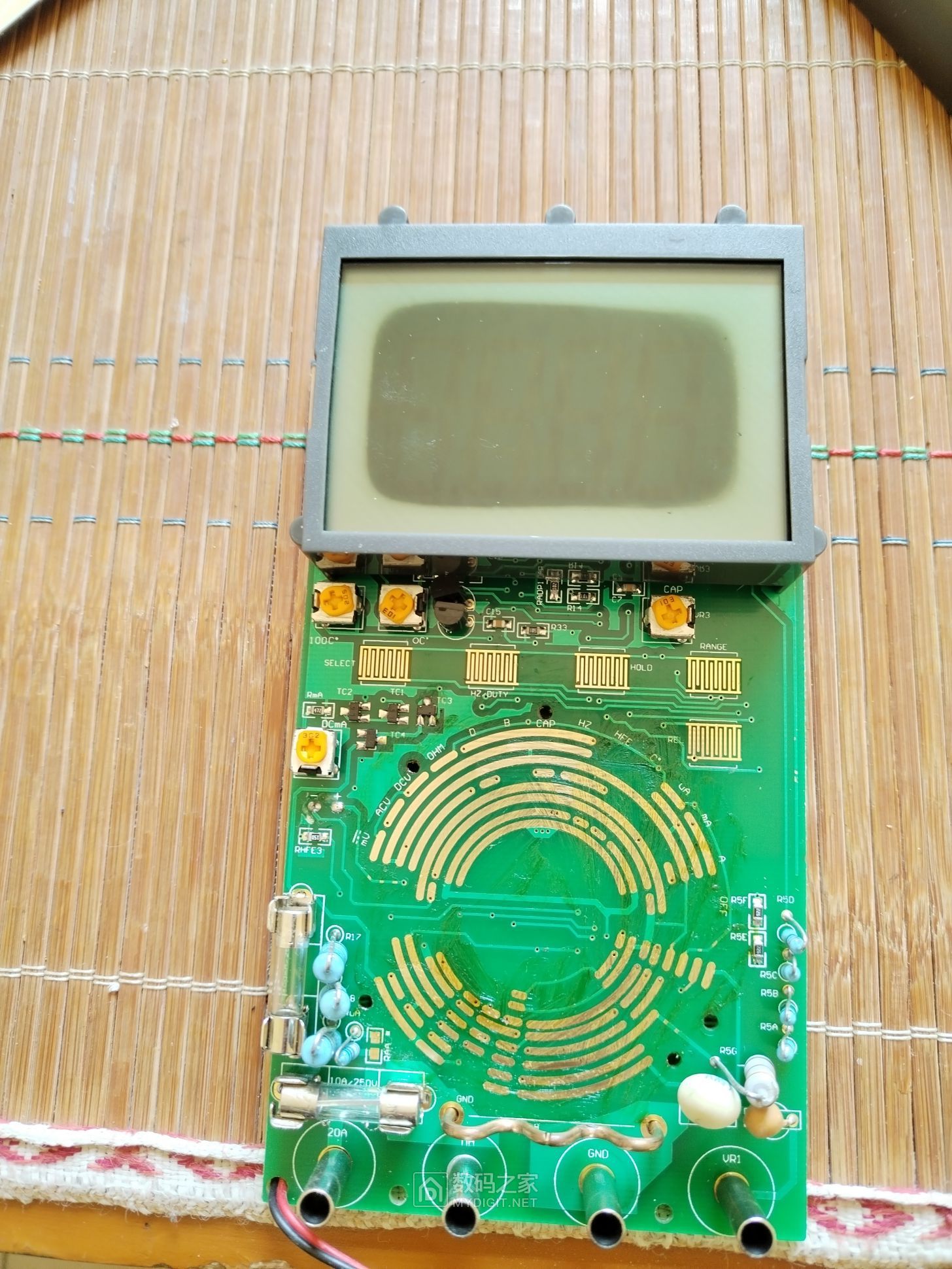 拆开胜利VC97换液晶偏光片 - 拆机乐园 数码之家