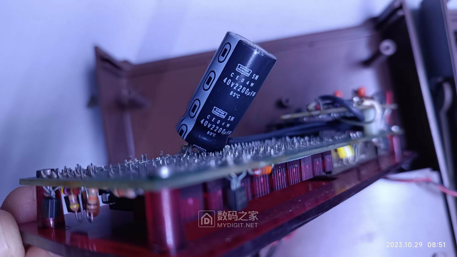 约40年前瑞士产的1ghz频率计sabtronics 8000简单测试和拆解,有幸找到电路图 - 拆机乐园 数码之家