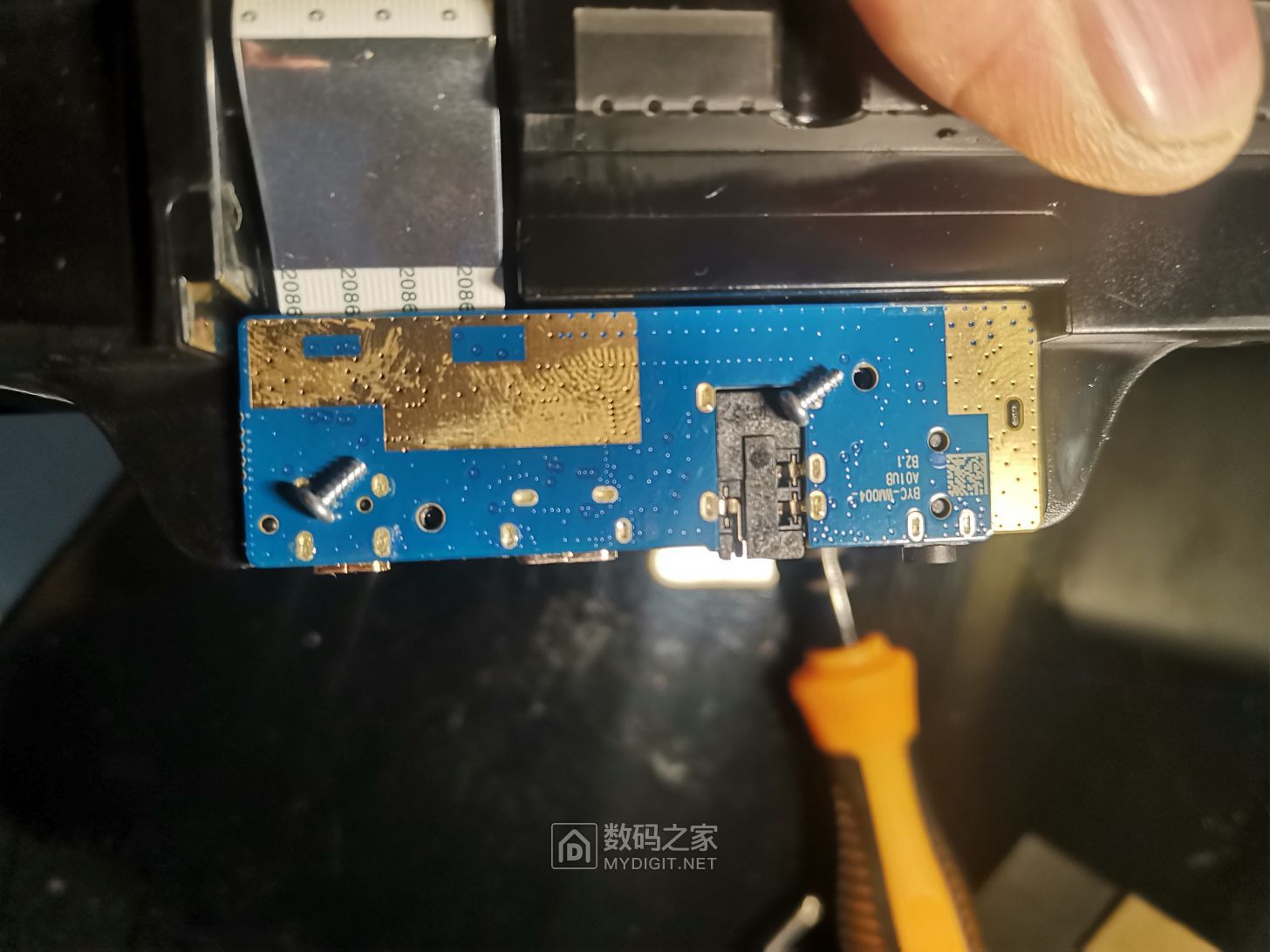 70迈智能行车助手拆机更换电池（70mai Midrive M04） - 拆机乐园 数码之家