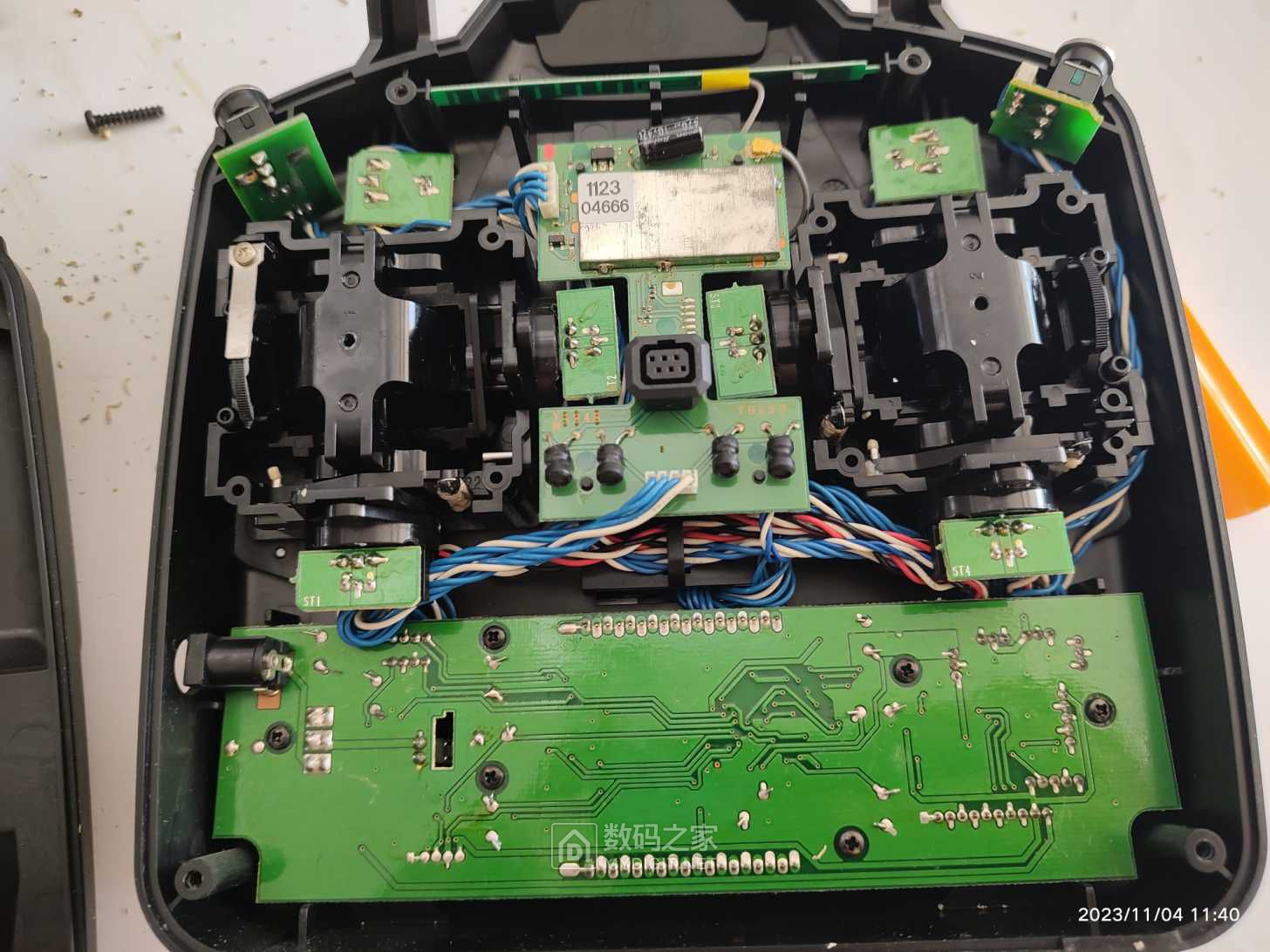 futaba也就那样，拆futaba T6j - 拆机乐园 数码之家