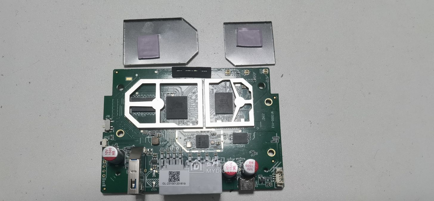 AX3000路由器拆机（MT7981BA+MT7976CN+2.5G WAN） - 拆机乐园 数码之家