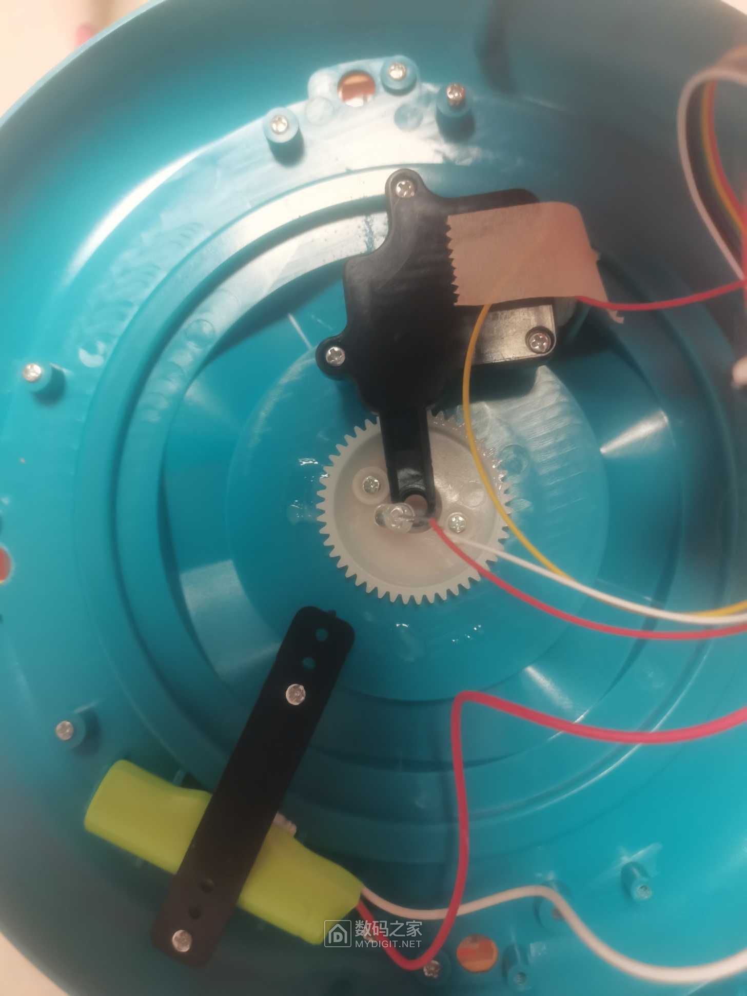 孩子的敲敲乐不能充电了，看看怎么回事 - 拆机乐园 数码之家