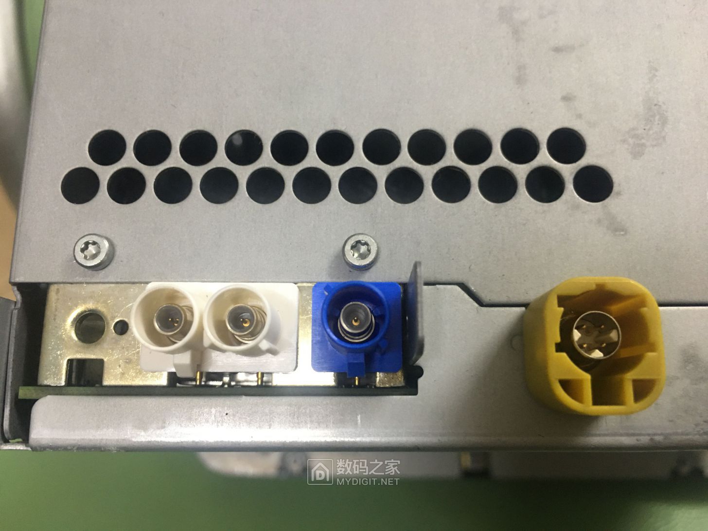 大众MlB682B/TechniSat YD7主机拆解，试试能不能破解 - 拆机乐园 数码之家