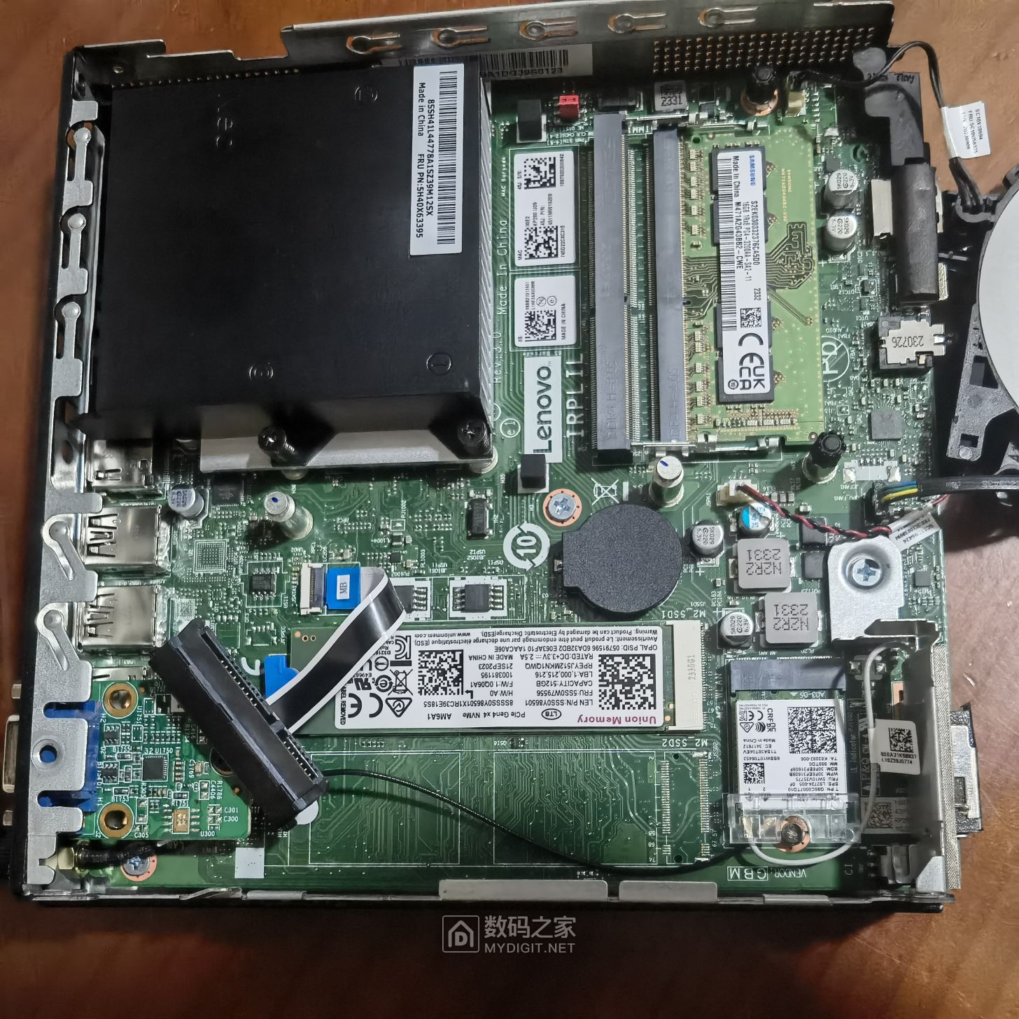 联想Q500拆机并升级内存硬盘 - 拆机乐园 数码之家