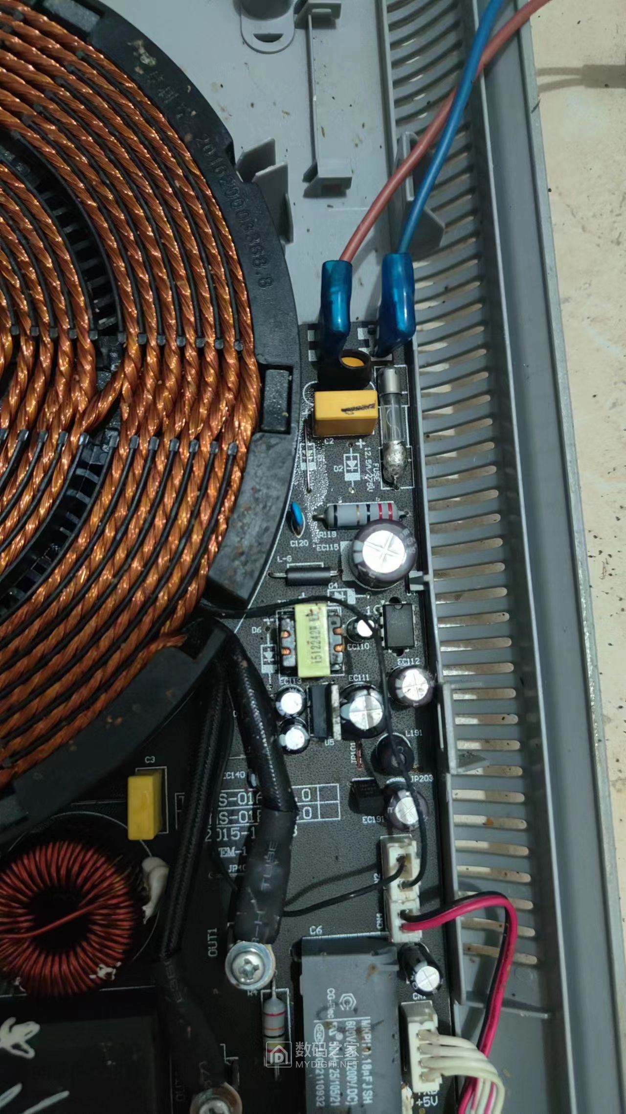 拆个钛古电磁炉瞧瞧Taigroo IC-A2102，如何自检修复自动关机问题呢 - 拆机乐园 数码之家