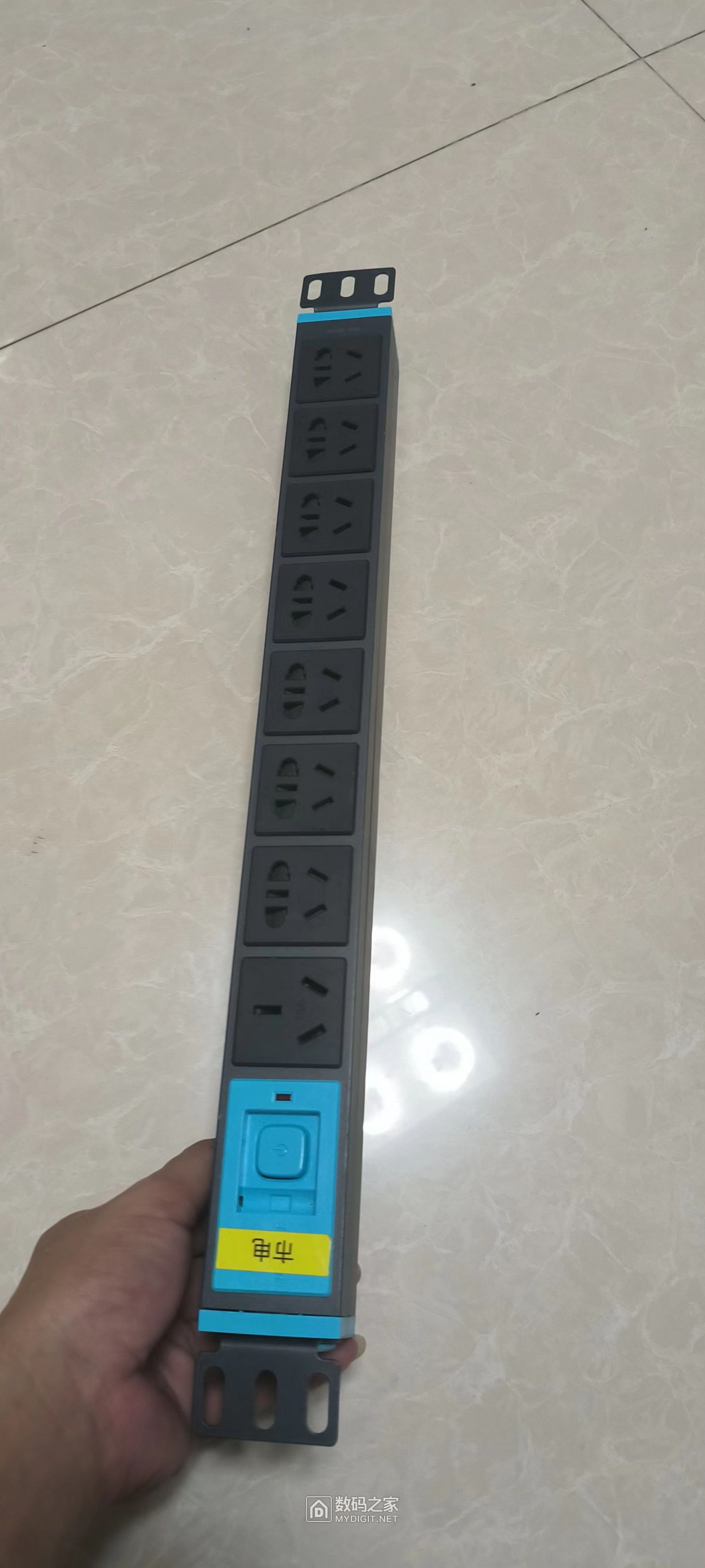 拆解个19.9￥包邮，做工超扎实的菲亚戈PDU插排 - 拆机乐园 数码之家
