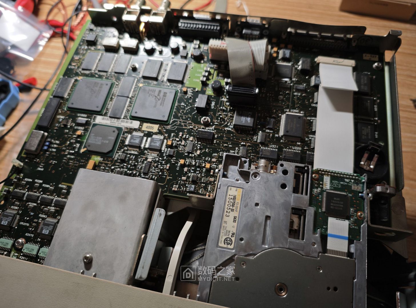 安捷伦/Agilent 54622D混合信号示波器拆解更换记忆电池 - 拆机乐园 数码之家