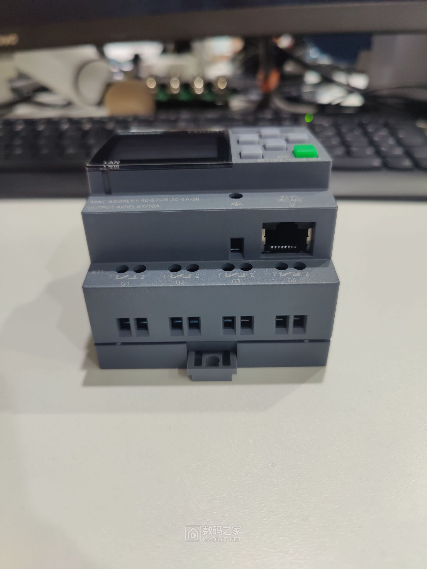 拆解西门子逻辑模块：SIEMENS LOGO! - 行业拆客 数码之家