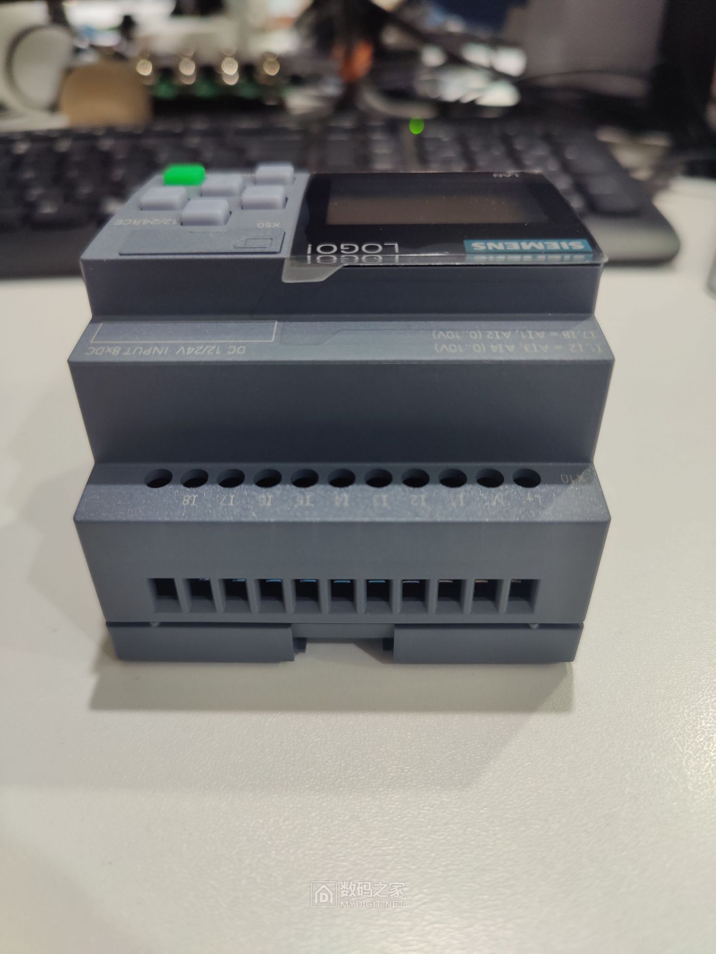 拆解西门子逻辑模块：SIEMENS LOGO! - 行业拆客 数码之家