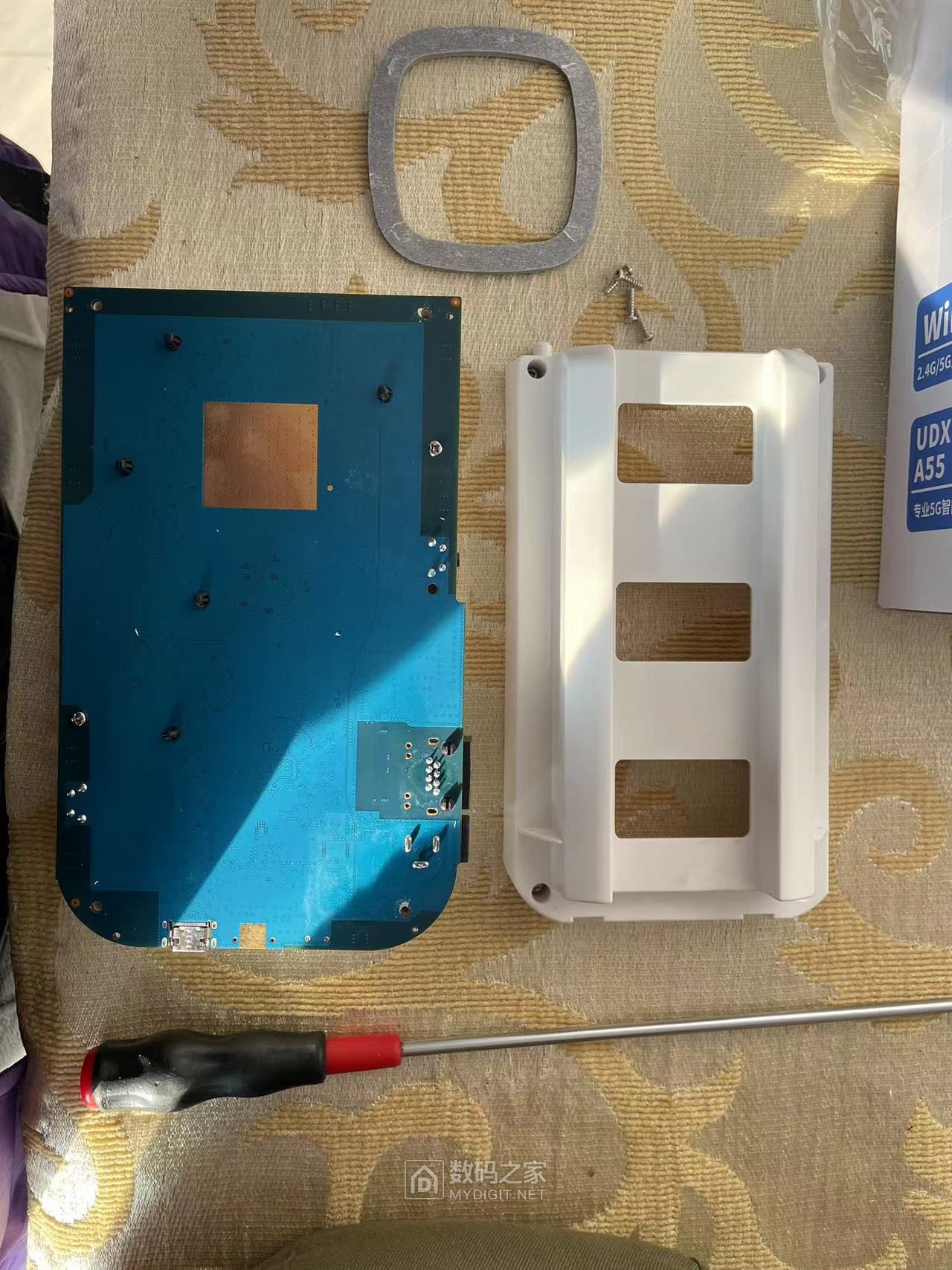 拆5G-CPE宽带-型号-得润L70CB - 拆机乐园 数码之家