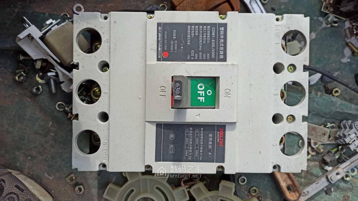 拆个德力西三相断路器：DELIXI CDM1-630L/3300 - 拆机乐园 数码之家