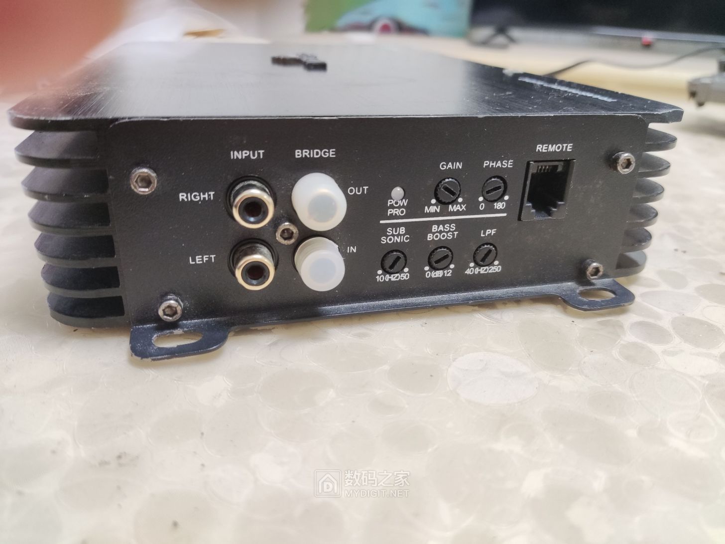 拆一台车载功放Molege MA600.1，卖家宣称数字功放，我看着不像 - 拆机乐园 数码之家