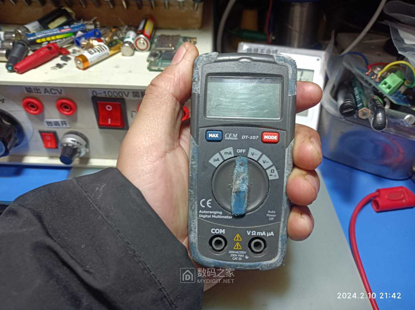 晒一最小的万用表 DT-182 - 仪表谈谈 数码之家