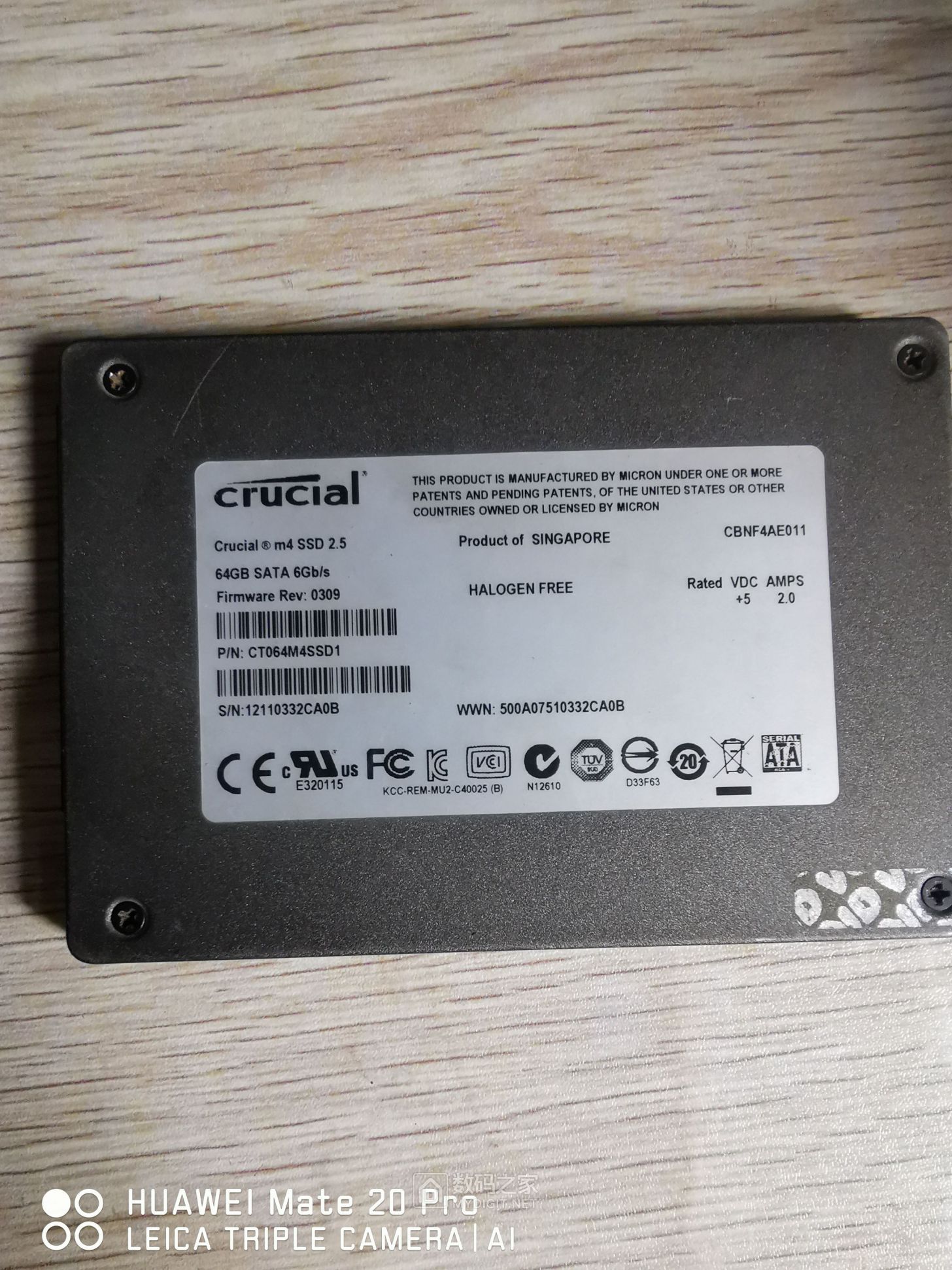 简单拆解分享一个美光crucial M4-64G固态硬盘 - SSD存储技术 数码之家