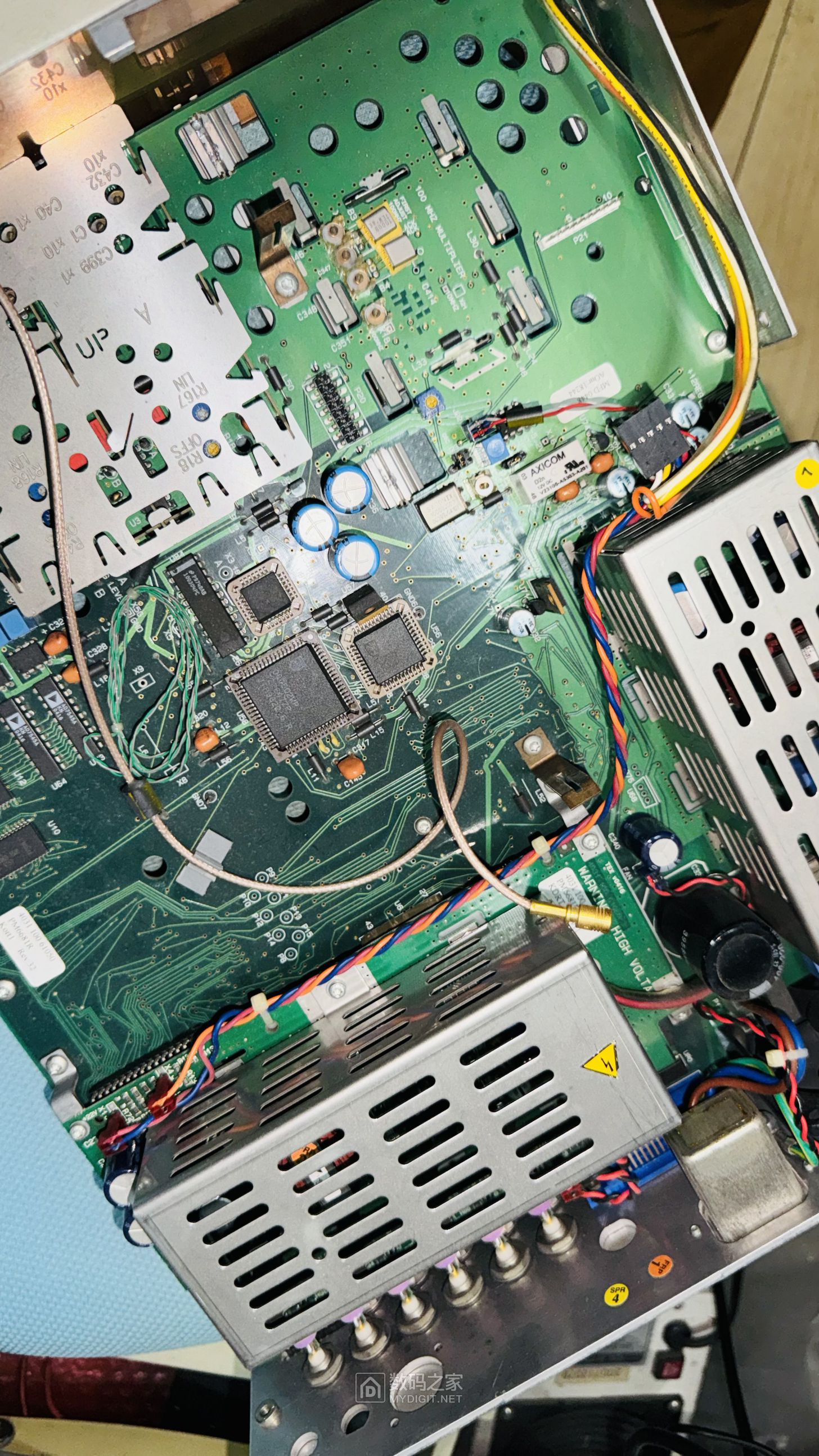 fluke PM6681/6791R内部及铷钟 - 拆机乐园 数码之家