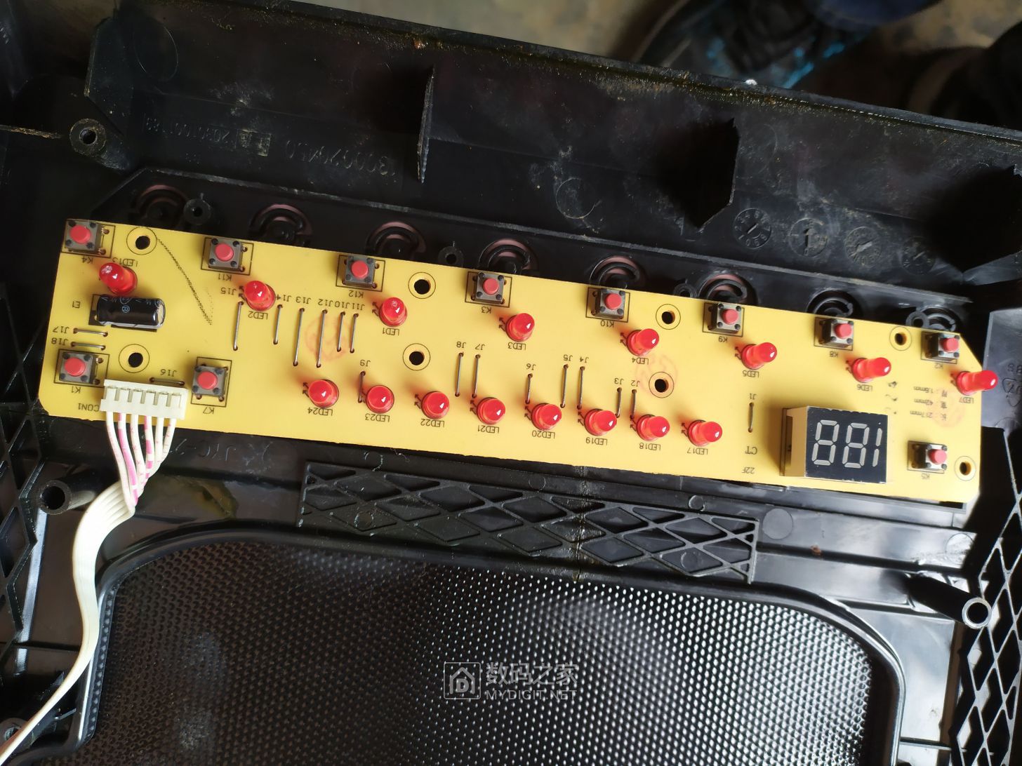 维修九阳JYC-21ES10电磁炉显示E4故障 - 维修达人 数码之家