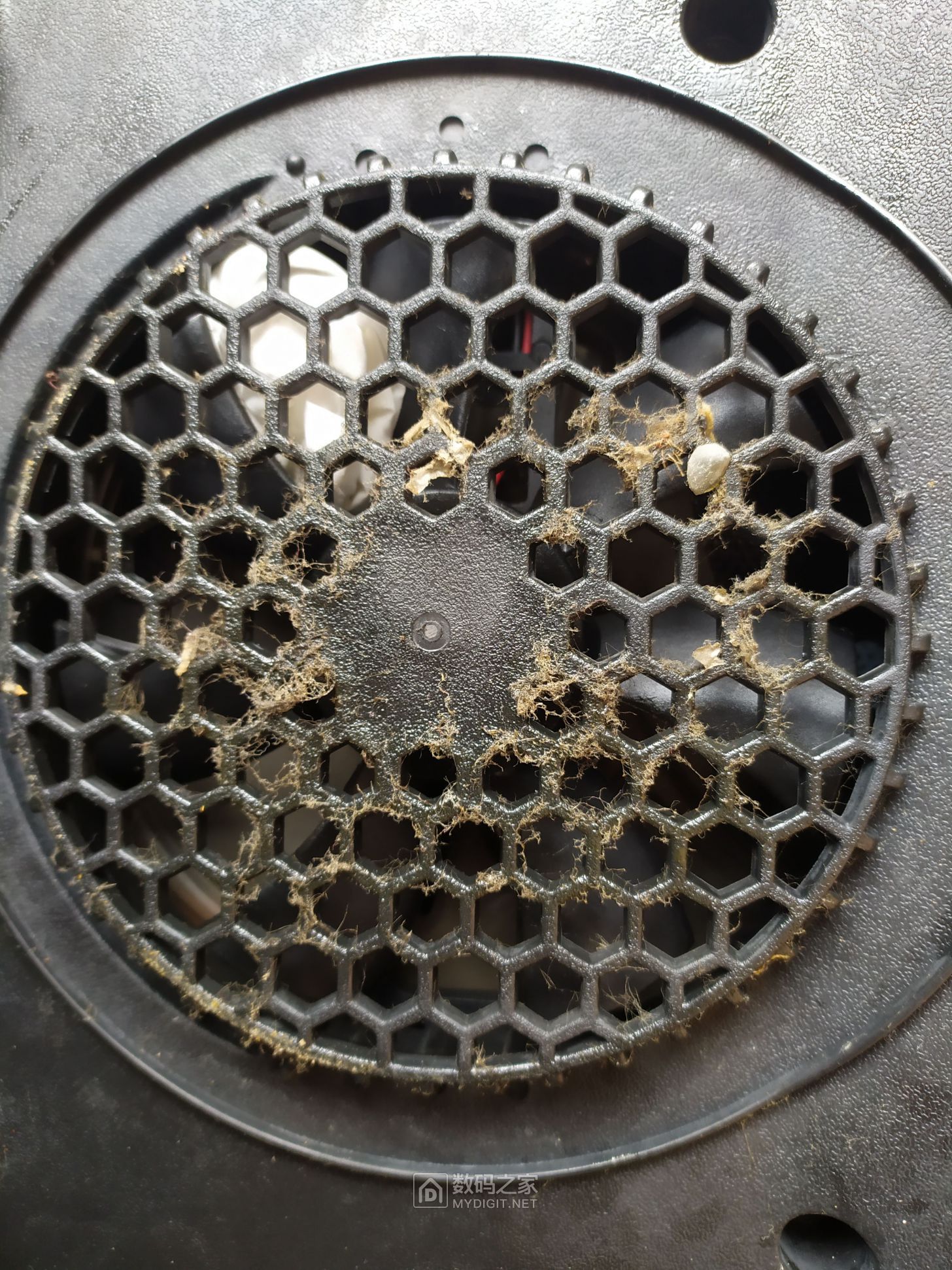 维修九阳JYC-21ES10电磁炉显示E4故障 - 维修达人 数码之家