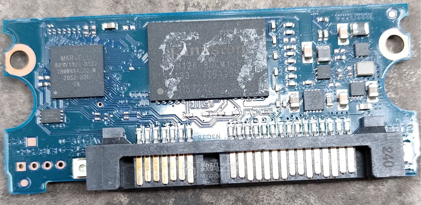 金士顿240G 88nv1120+丝印FH12808UCM1-A4 - SSD存储技术 数码之家