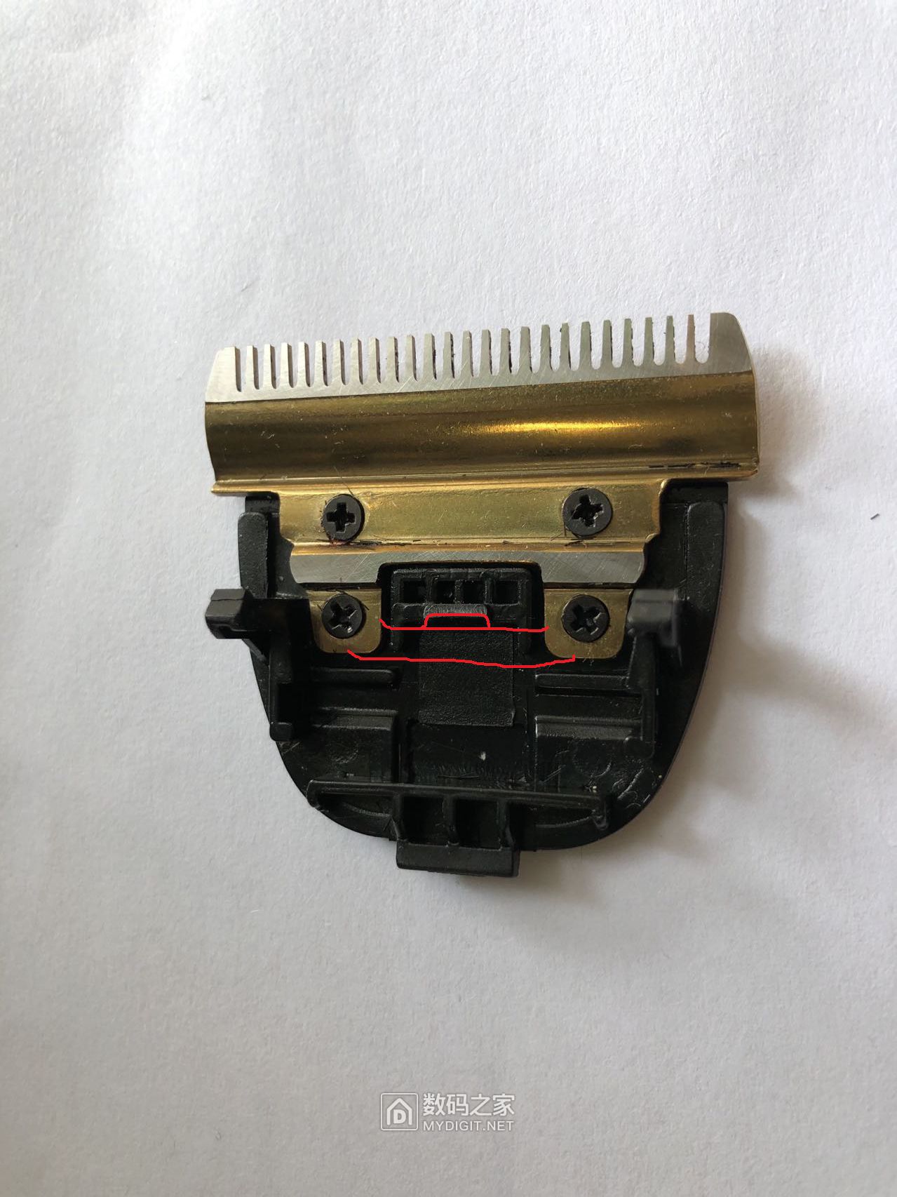 拆解映趣理发器刀头，压簧卡口损坏，在线求维修办法 - 拆机乐园 数码之家