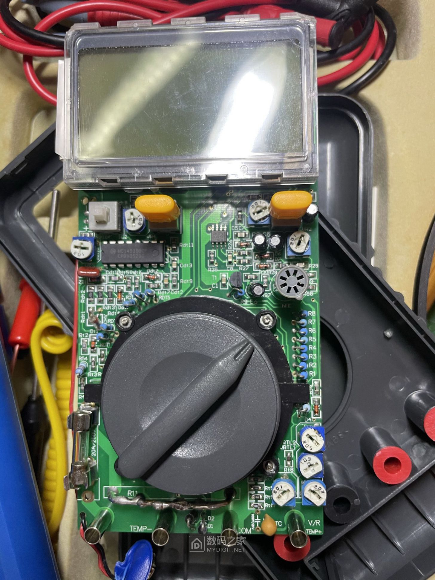 华普仪器HP-9810B+汽车万用表拆解 - 拆机乐园 数码之家