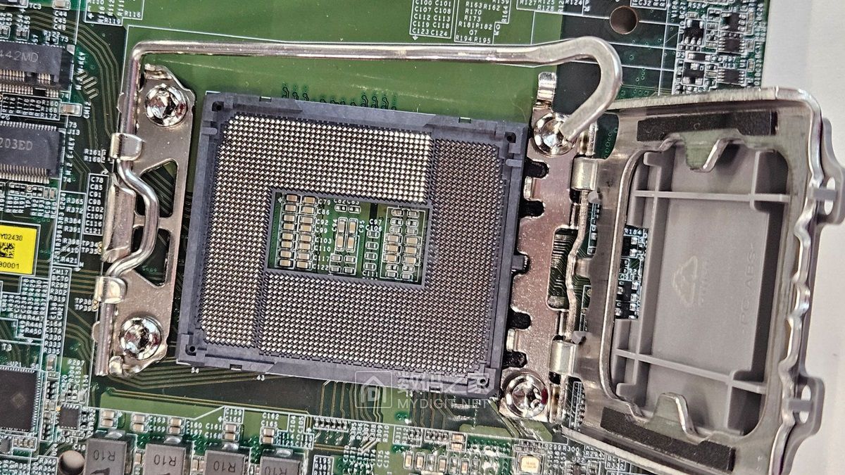 Intel LGA 1851 插槽曝光, 支援新一代 Ultra 200 CPU - 电脑软硬派 数码之家